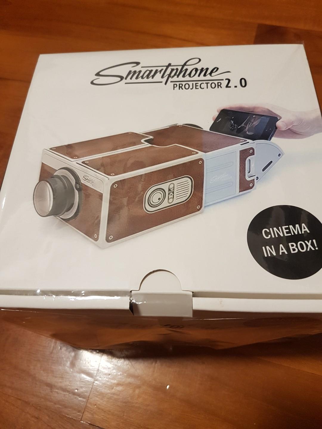 全新 Smartphone Projector 2.0, 手提電話, 電話＆平板電腦配件, 其他電子周邊配件及產品 - Carousell