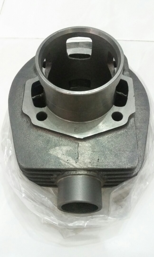 Classic Vespa block, Motorbikes on Carousell