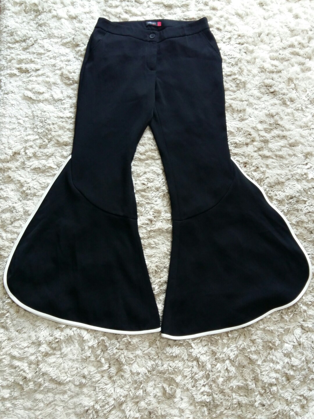 Slax, Women's Fashion, Bottoms, Other Bottoms on Carousell