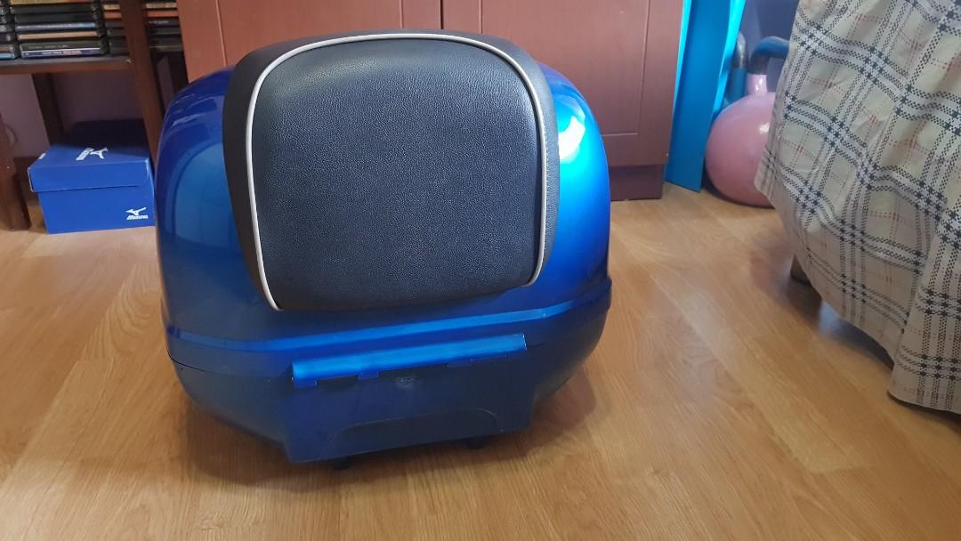 Vespa Rear Box with Rack, Motorcycles, Motorcycle Accessories on Carousell