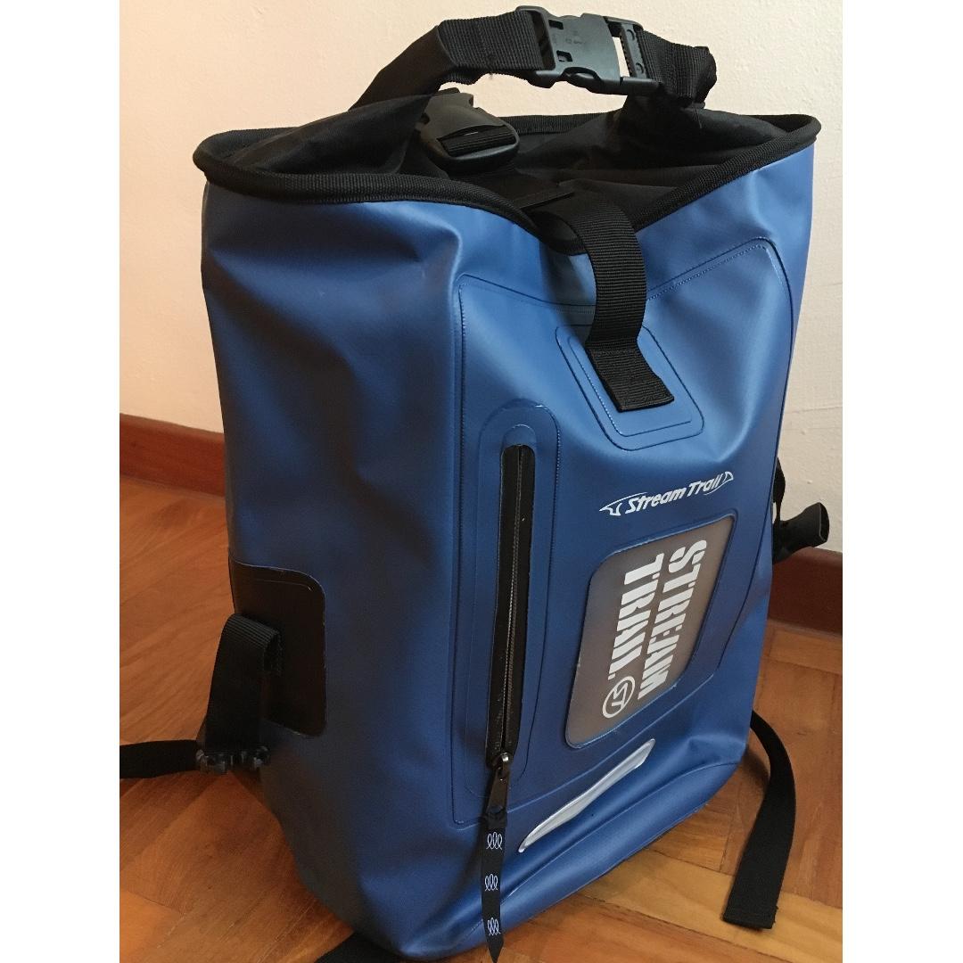 Stream Trail Dry Tank backpack 25L Waterproof, Motorcycles, Motorcycle ...