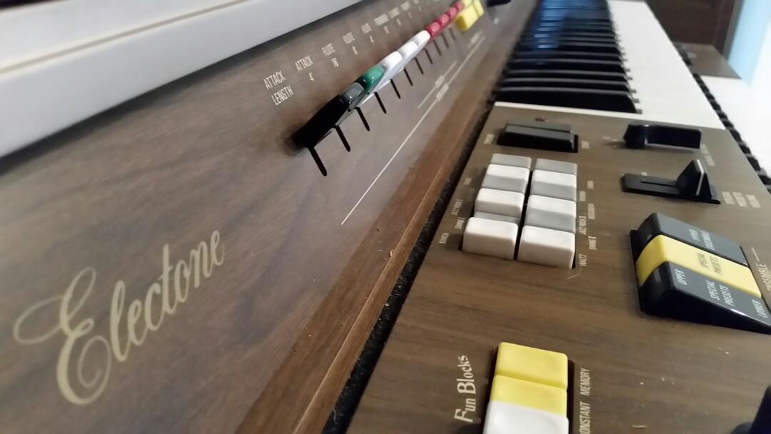 Yamaha B-55 Electone Organ, Hobbies & Toys, Music & Media, Musical ...
