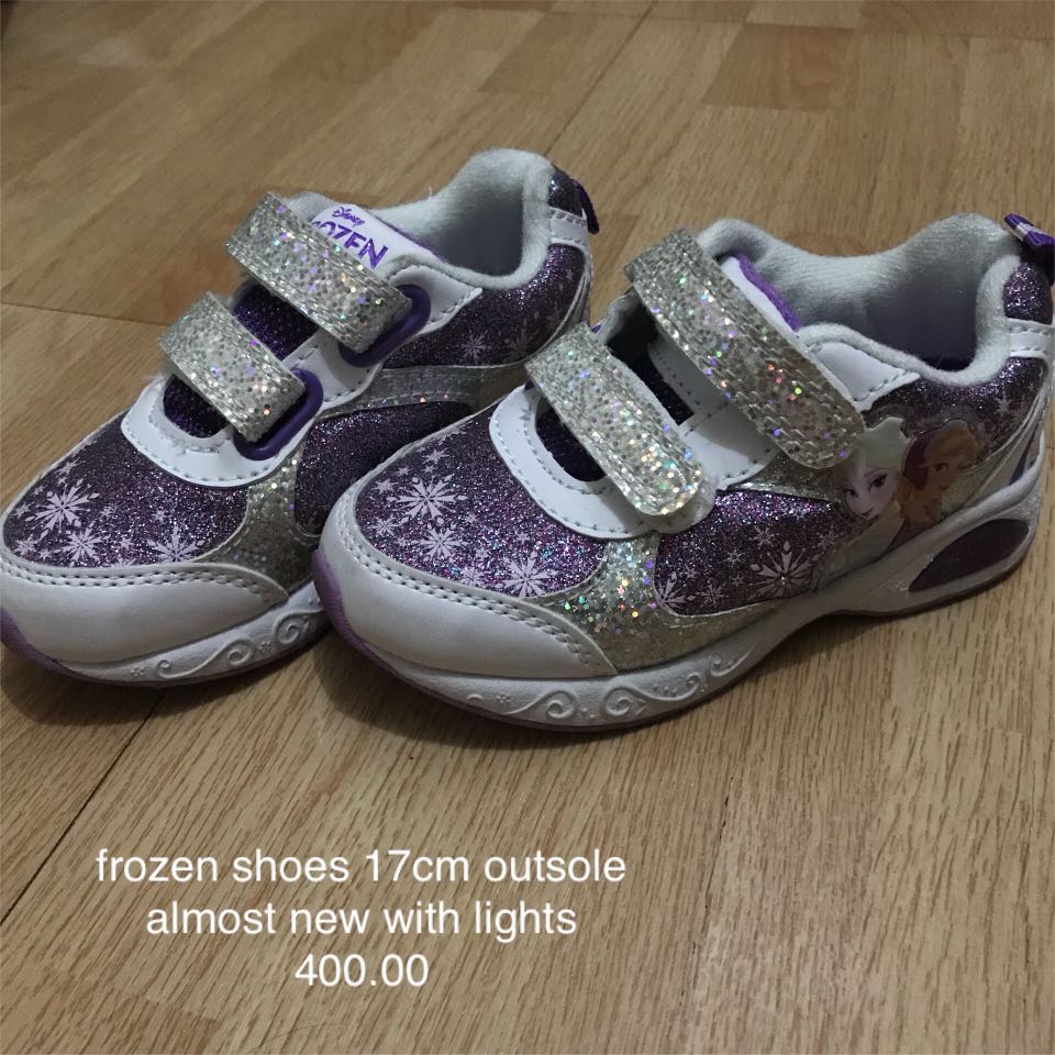 frozen rubber shoes, Babies & Kids, Babies & Kids Fashion on Carousell