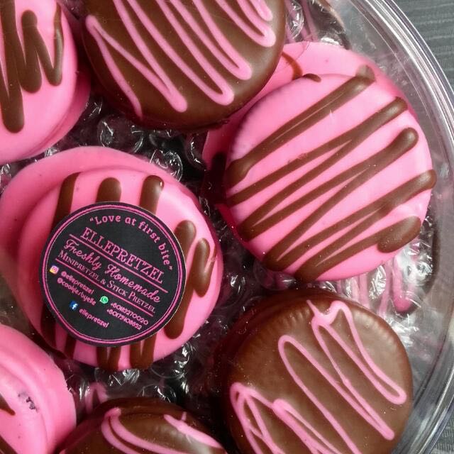 Oreo Rio Fully Dip Drizzle, Food & Drinks, Packaged & Instant Food on ...