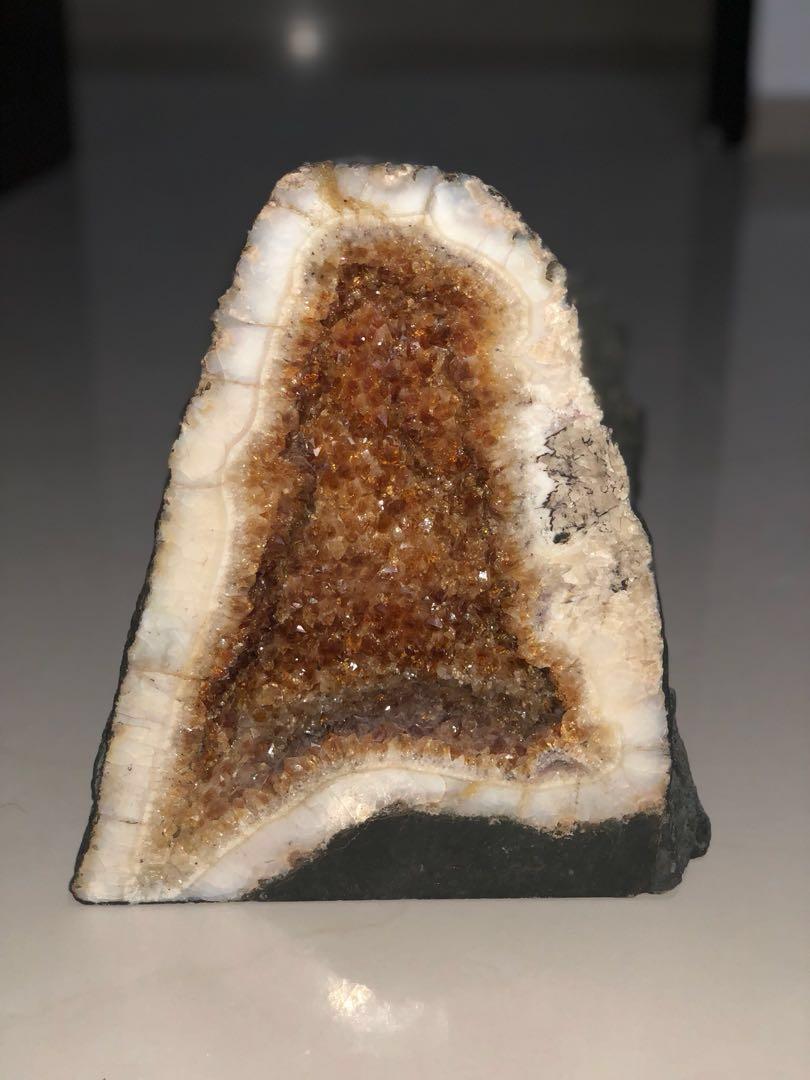 Rare Yellow Crystal Cave, Women's Fashion, Jewelry & Organisers ...