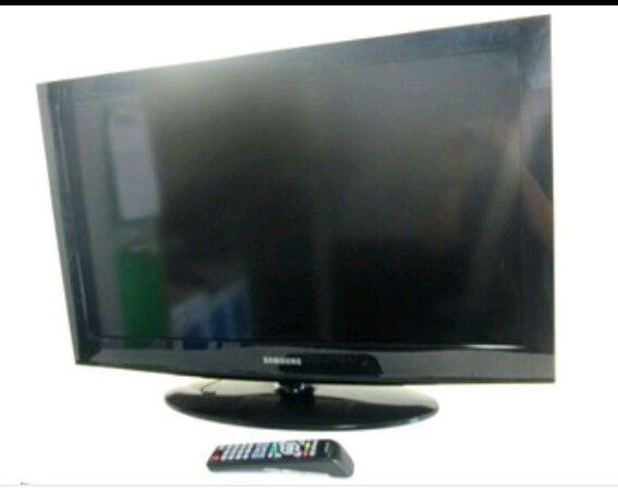 Samsung 32" LCD TV, TV & Home Appliances, TV & Entertainment, TV on Carousell
