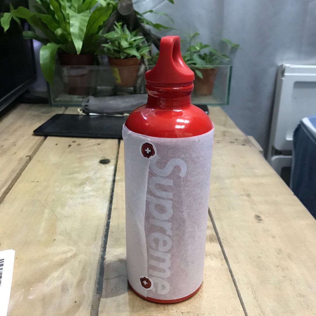 Supreme x SIGG water bottle, Luxury, Accessories on Carousell