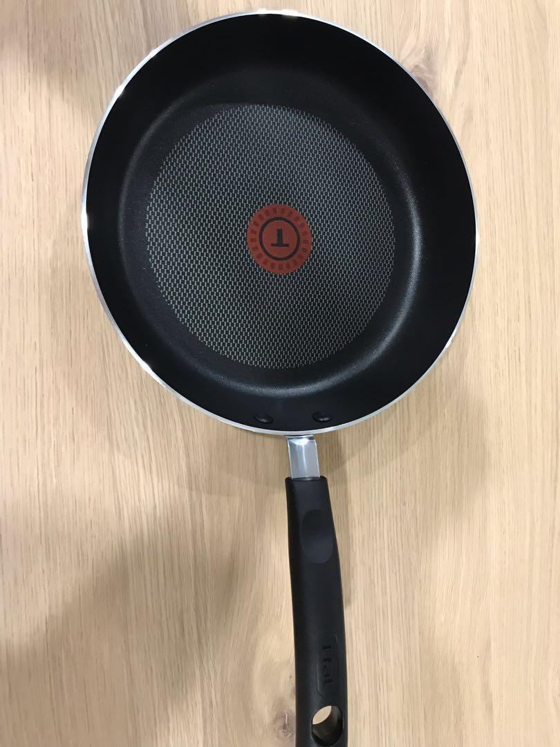 Tefal / T-fal 11-inch frying pan (24.5cm), Furniture & Home Living ...