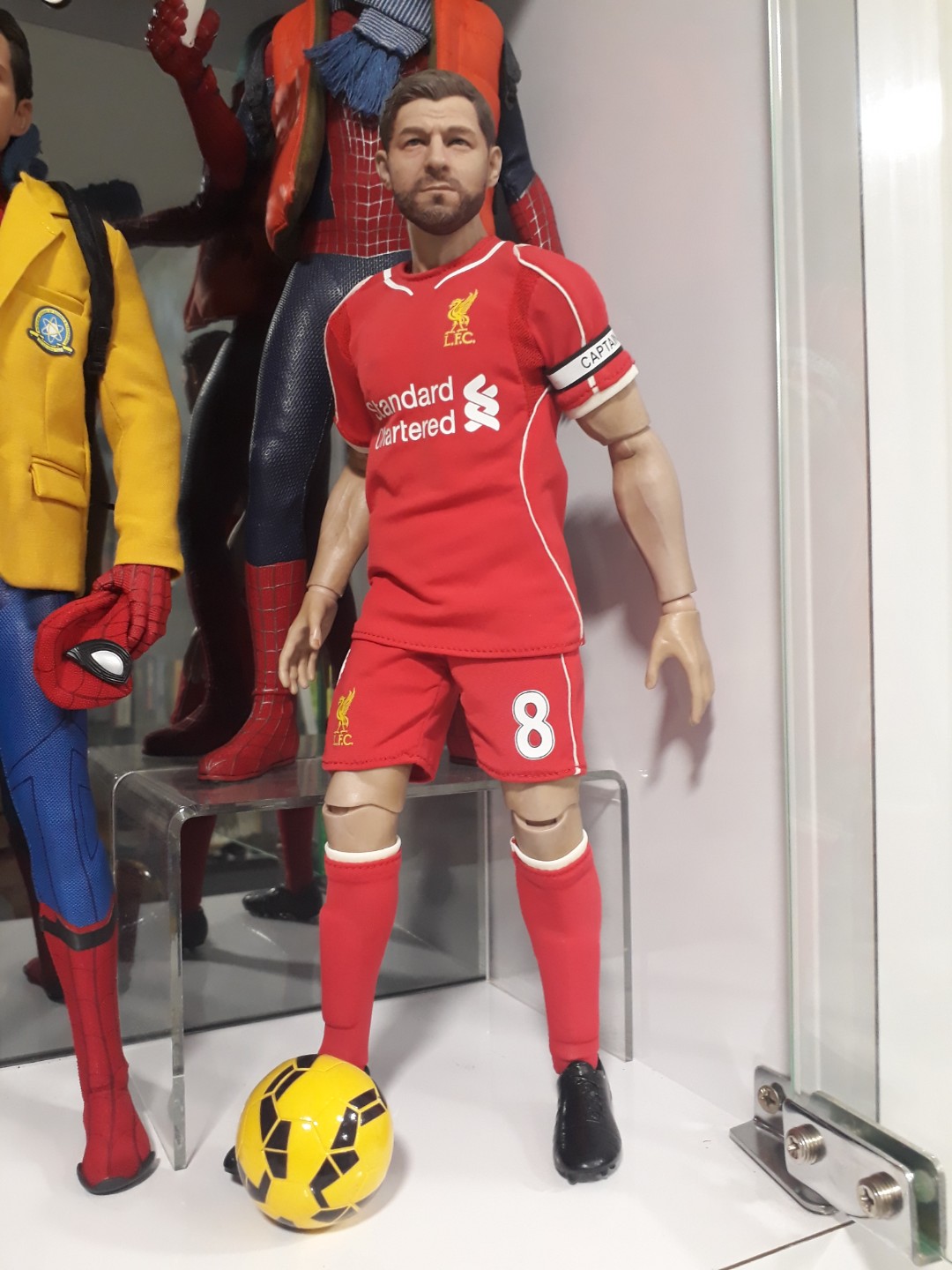 1/6th scaled Football Figure of Steven Gerrard in Liverpool home strip ...