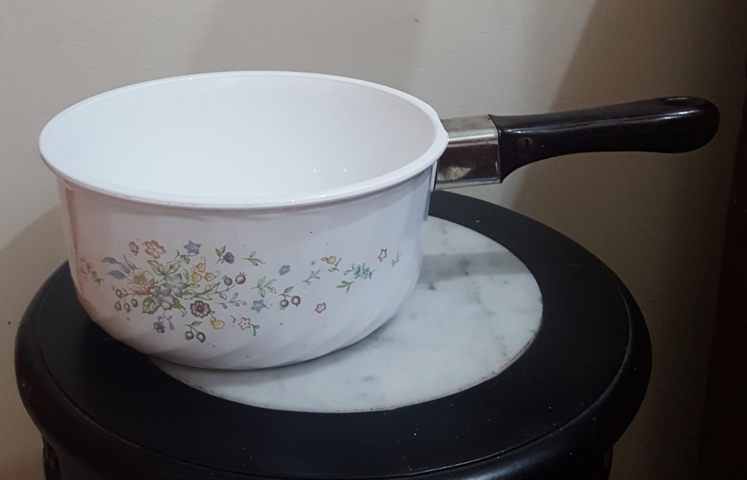 Arcopal Arcoflam victoria sauce pan, Furniture & Home Living ...