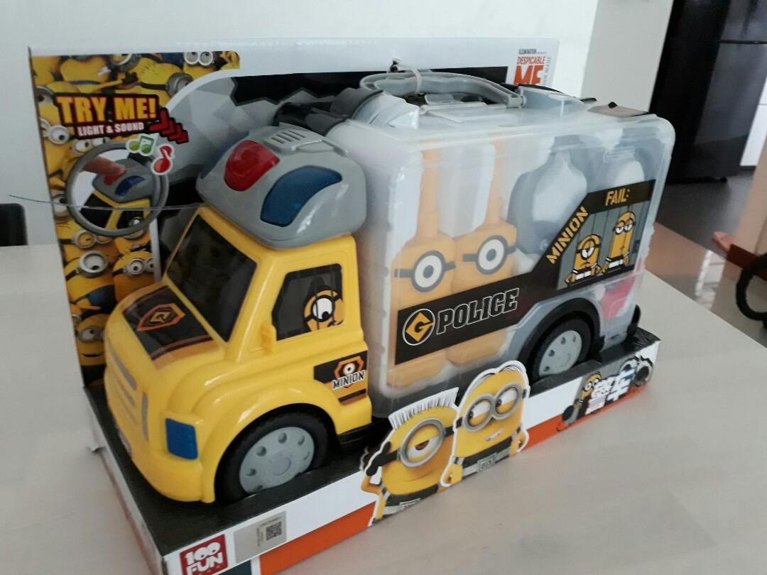Minion Police Set, Hobbies & Toys, Toys & Games on Carousell