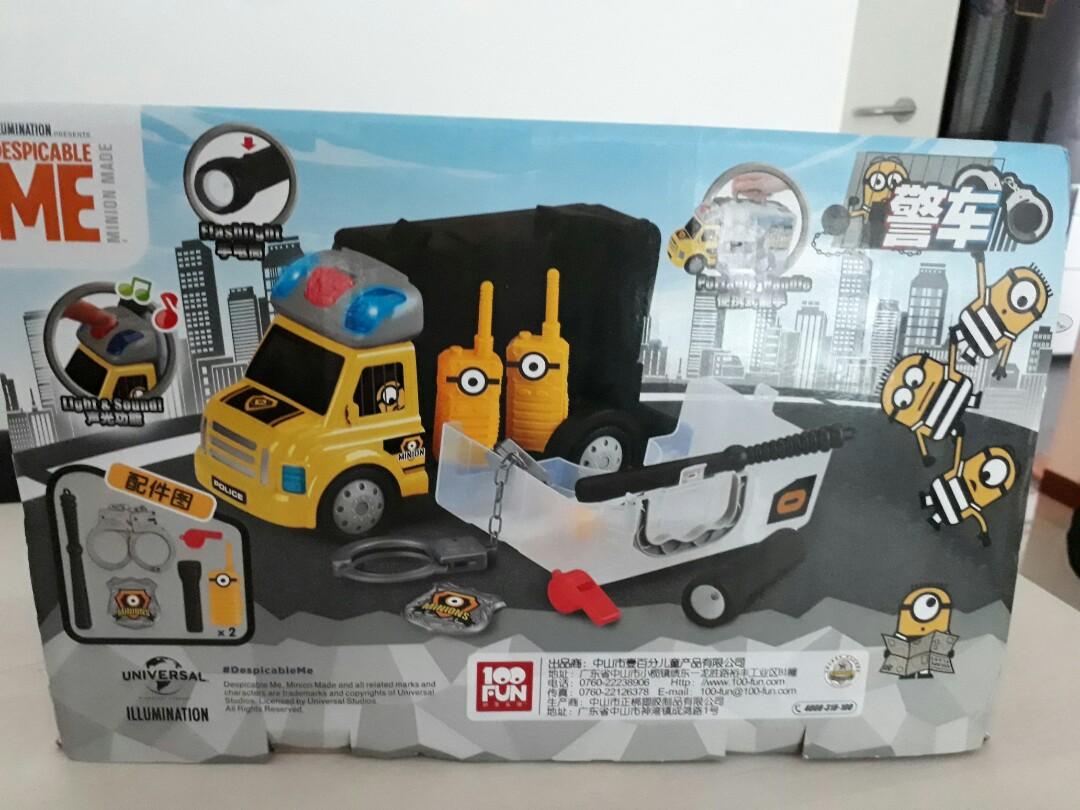 Minion Police Set, Hobbies & Toys, Toys & Games on Carousell