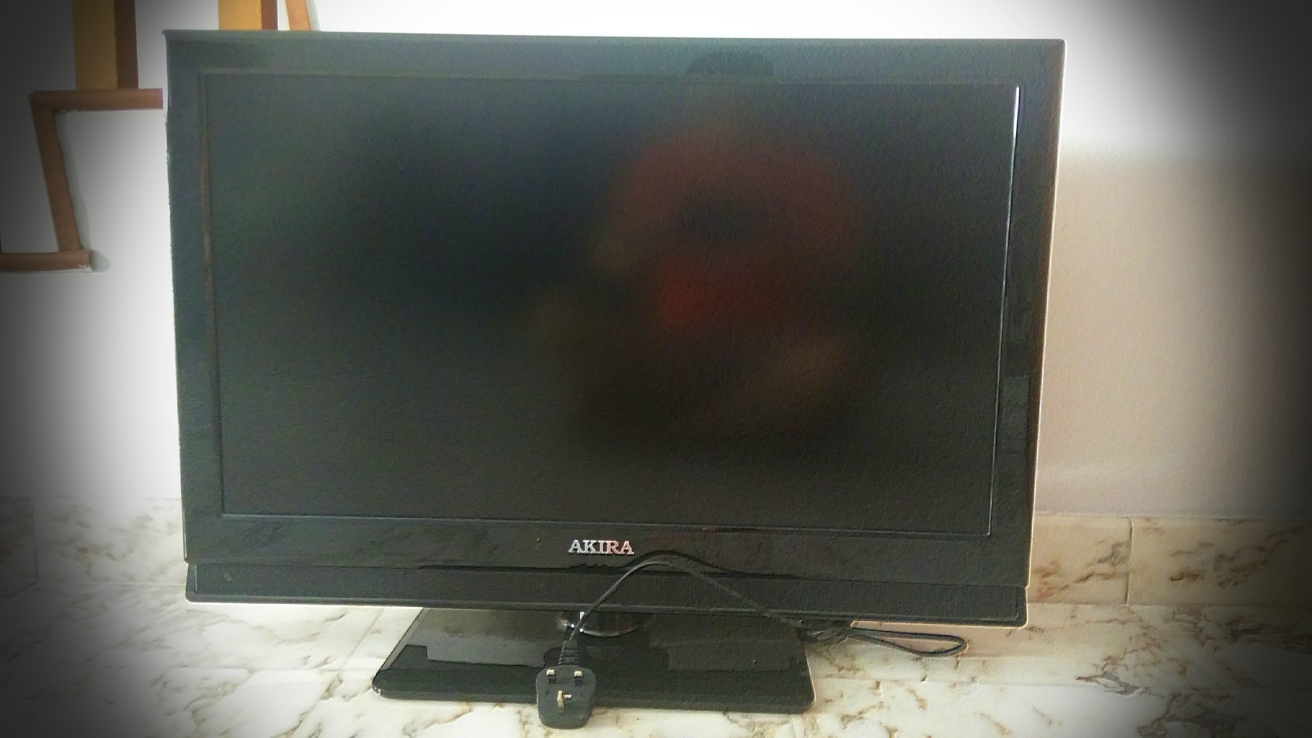 Akira LCD TV 32inch, TV & Home Appliances, TV & Entertainment, TV on ...
