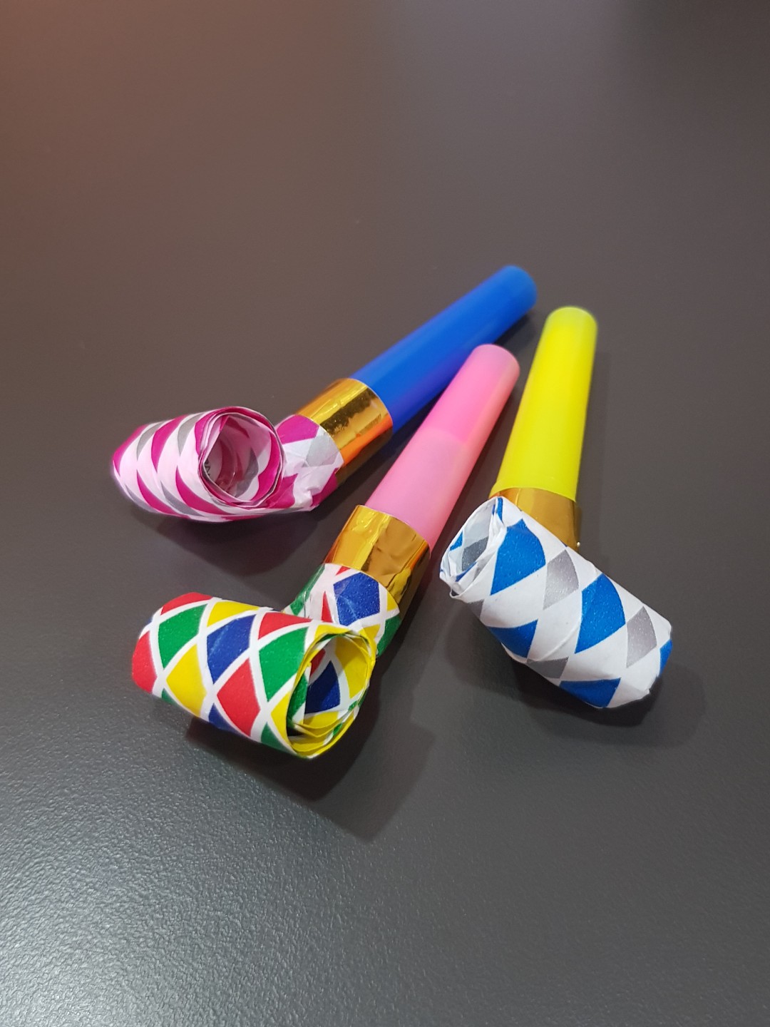 Party blowers (assorted colours and patterns) - last 16 pieces, Hobbies ...
