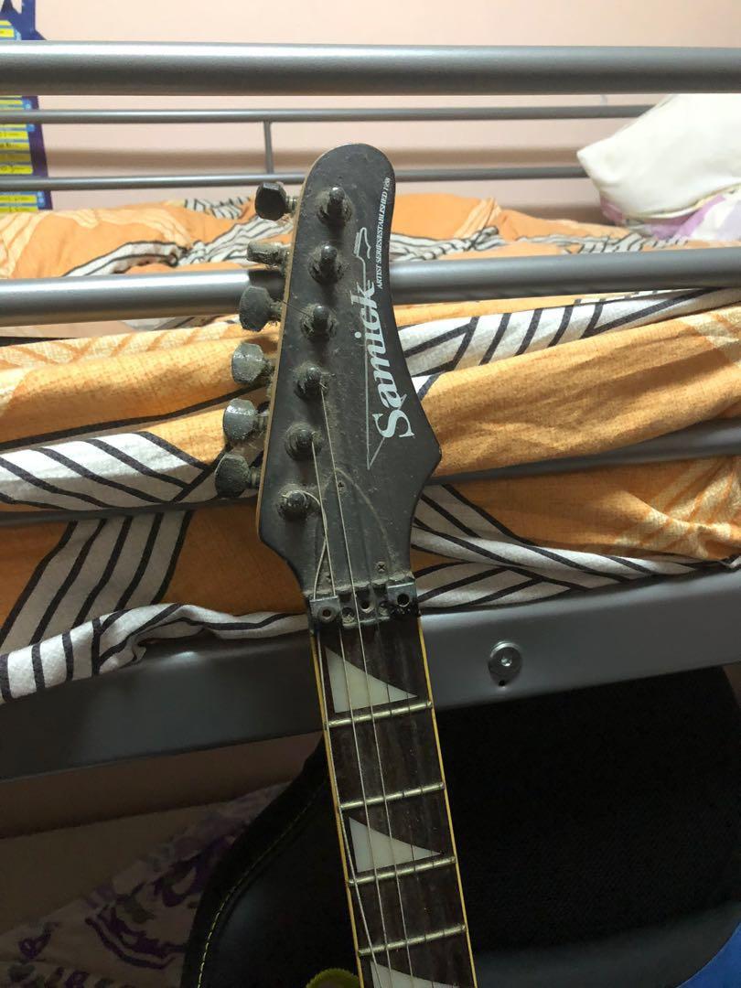 Samick Warlock Shape Electric Guitar, Hobbies & Toys, Music & Media ...