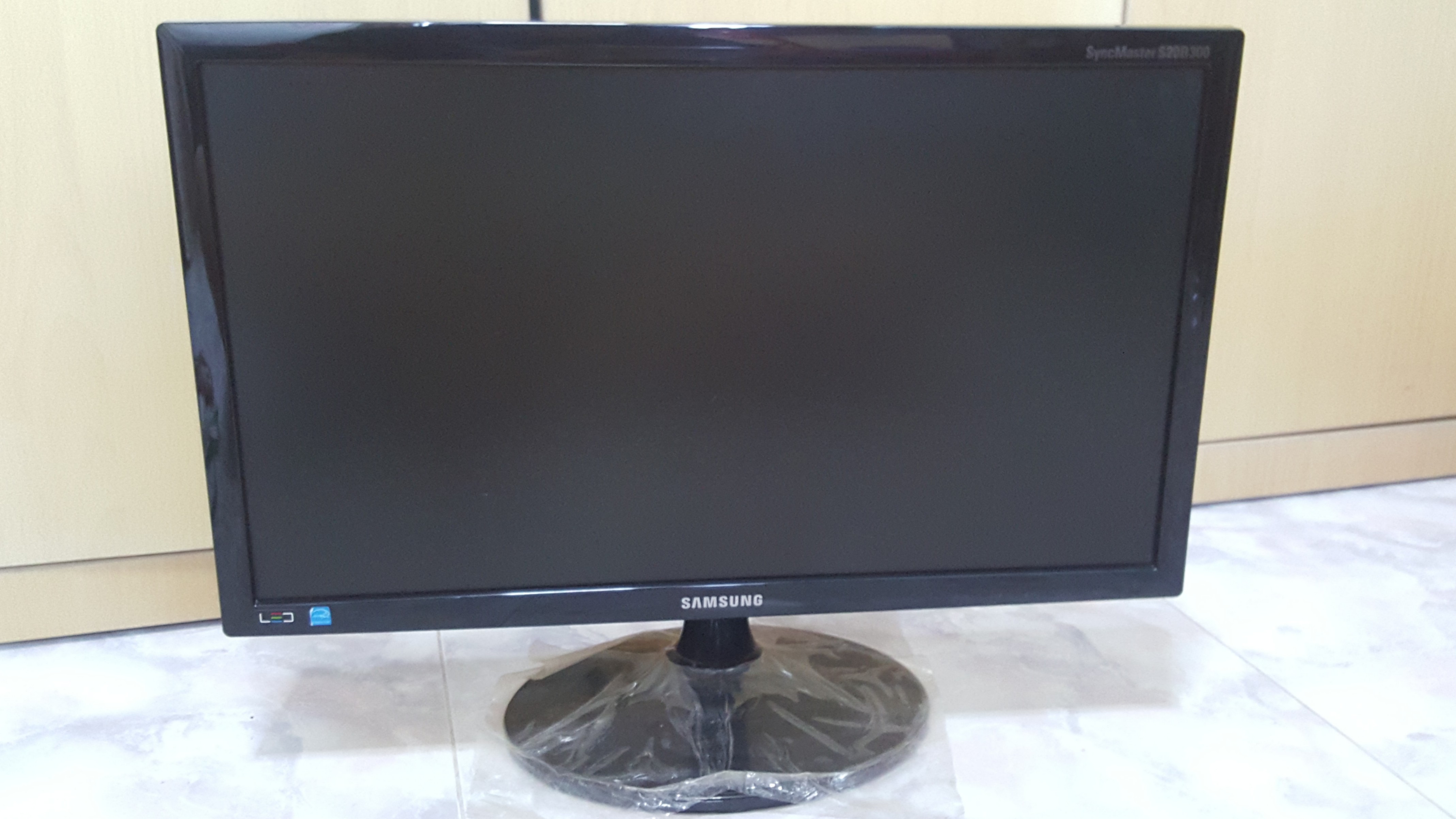 Samsung 20" LED Monitor S20B300B, Computers & Tech, Parts & Accessories ...