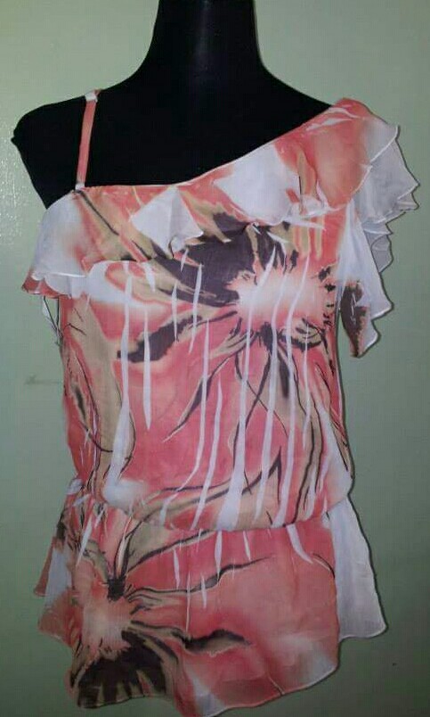 Venus cut top new, Women's Fashion, Tops, Others Tops on Carousell