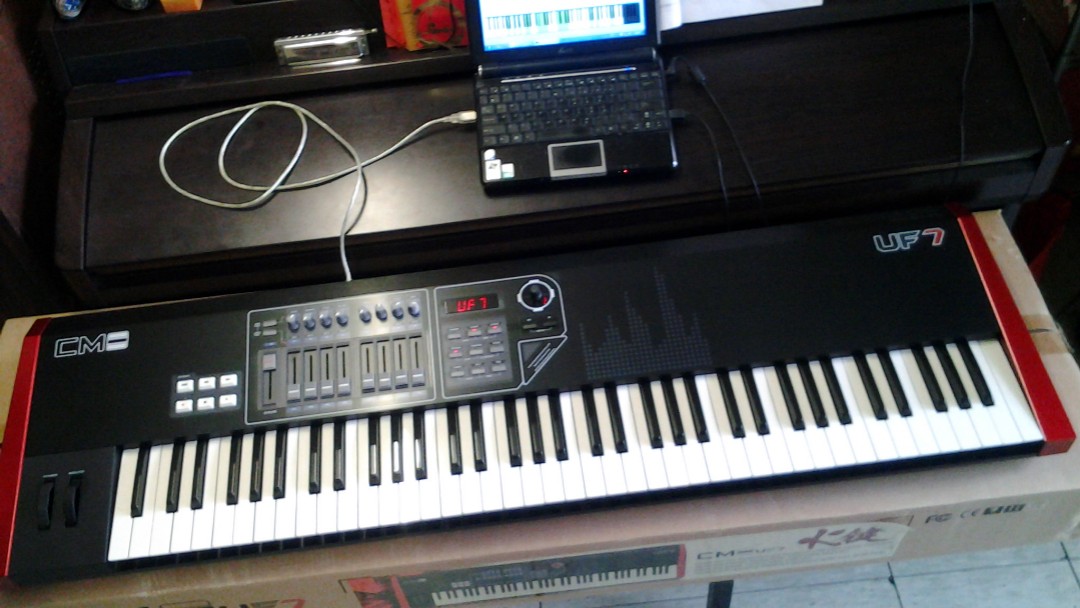 清貨 cme uf7 midi controller, 興趣及遊戲, 音樂、樂器 & 配件, 樂器 - Carousell