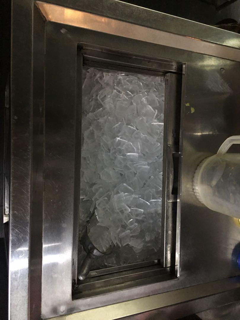 Ice counter/ Ice Storage, Furniture & Home Living, Kitchenware ...