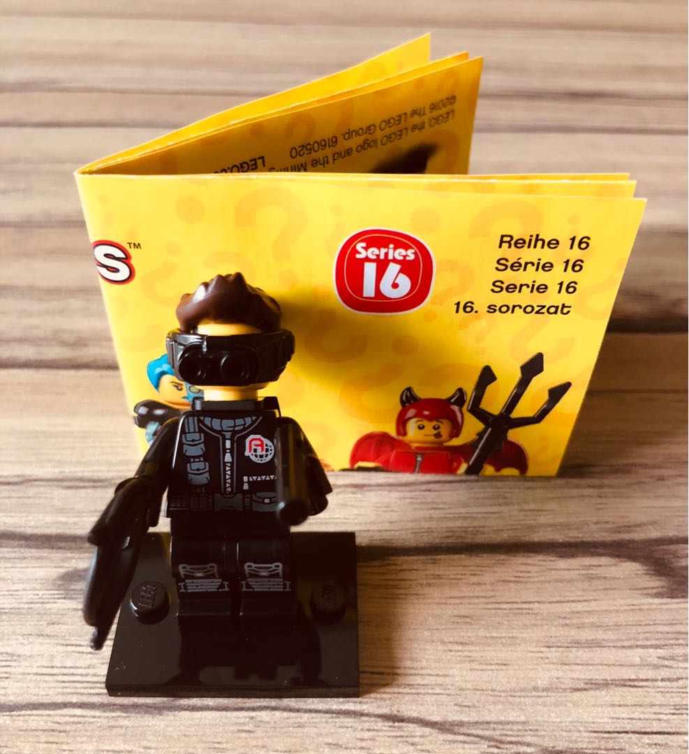 Lego mini figure series 16 – Spy, Hobbies & Toys, Toys & Games on Carousell