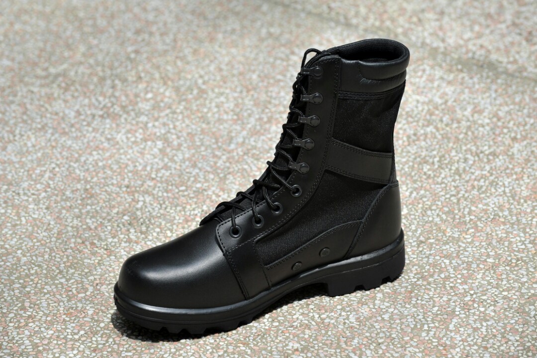 SAF Combat Boots, Men's Fashion, Footwear, Boots on Carousell