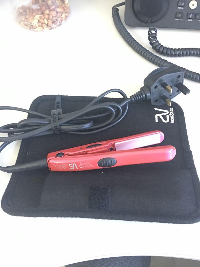 VS Mini Ceramic Straightener, Beauty & Personal Care, Hair on Carousell