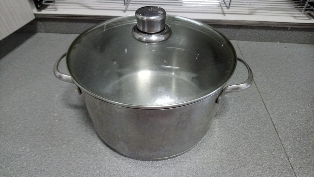 WMF 28cm pot, Furniture & Home Living, Kitchenware & Tableware ...