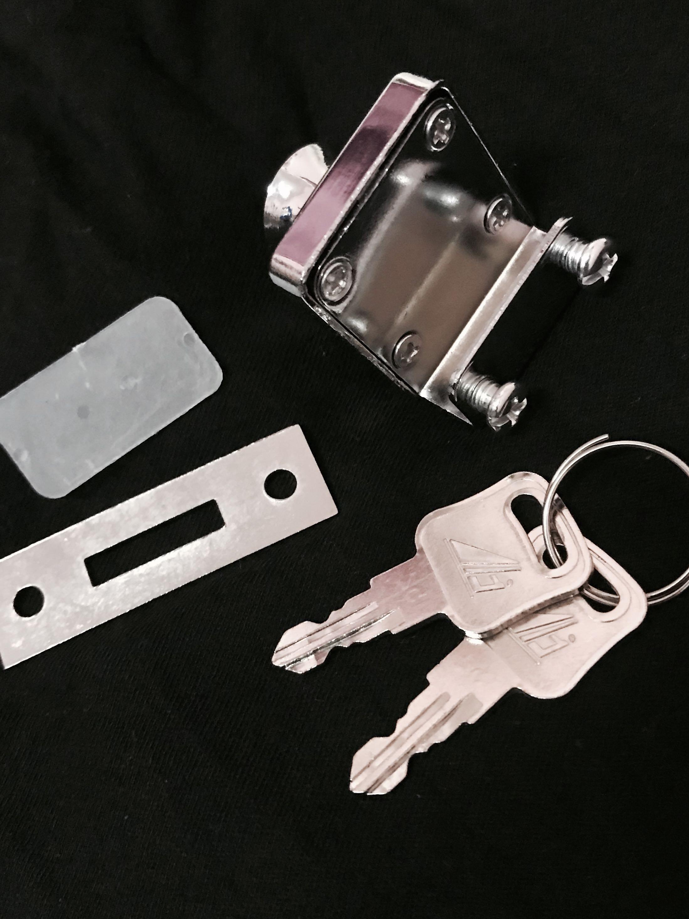 Ikea Detolf Keys Lock, Furniture & Home Living, Furniture, Shelves ...