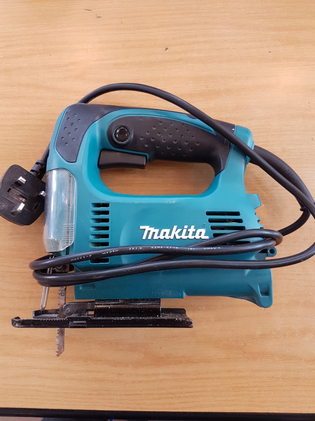 Makita jump saw, Mobile Phones & Gadgets, Mobile & Gadget Accessories ...