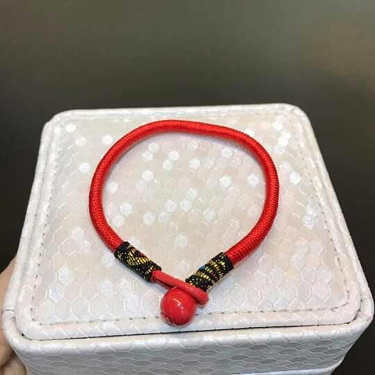 RED STRING or GREEN STRING from the heart of Tibet, Women's Fashion ...