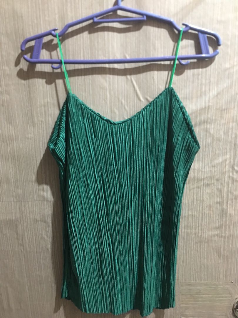 Emerald Green Pleated Top, Women's Fashion, Dresses & Sets, Traditional ...