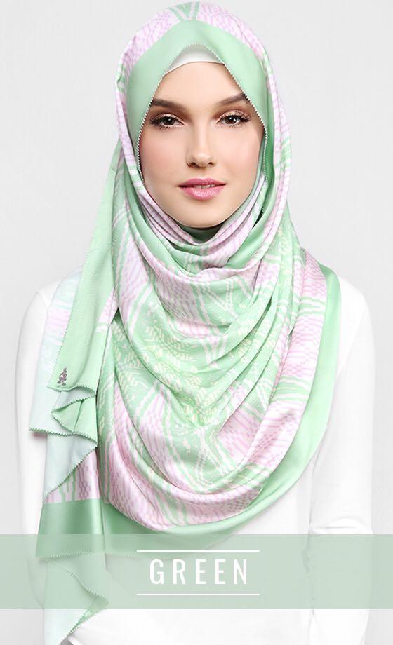 dUCk scarf Songket Eid in green, Women's Fashion, Muslimah Fashion ...