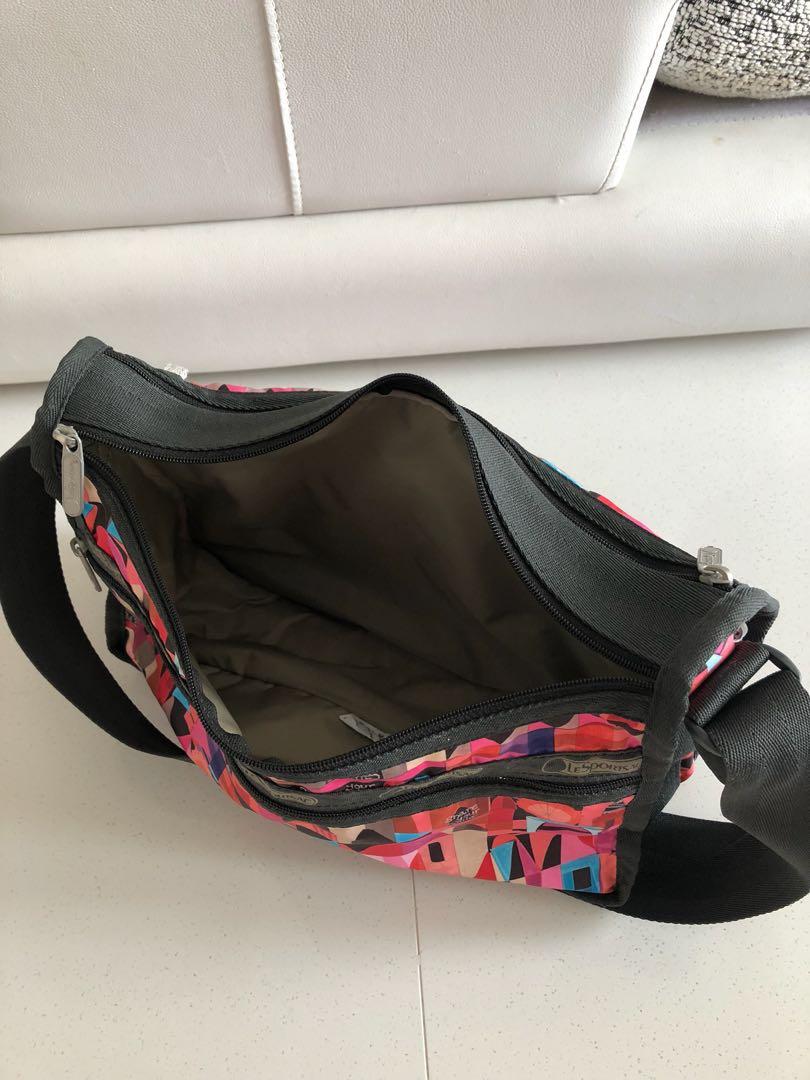 LeSportsac Sling Bag, Women's Fashion, Bags & Wallets, Cross-body Bags ...