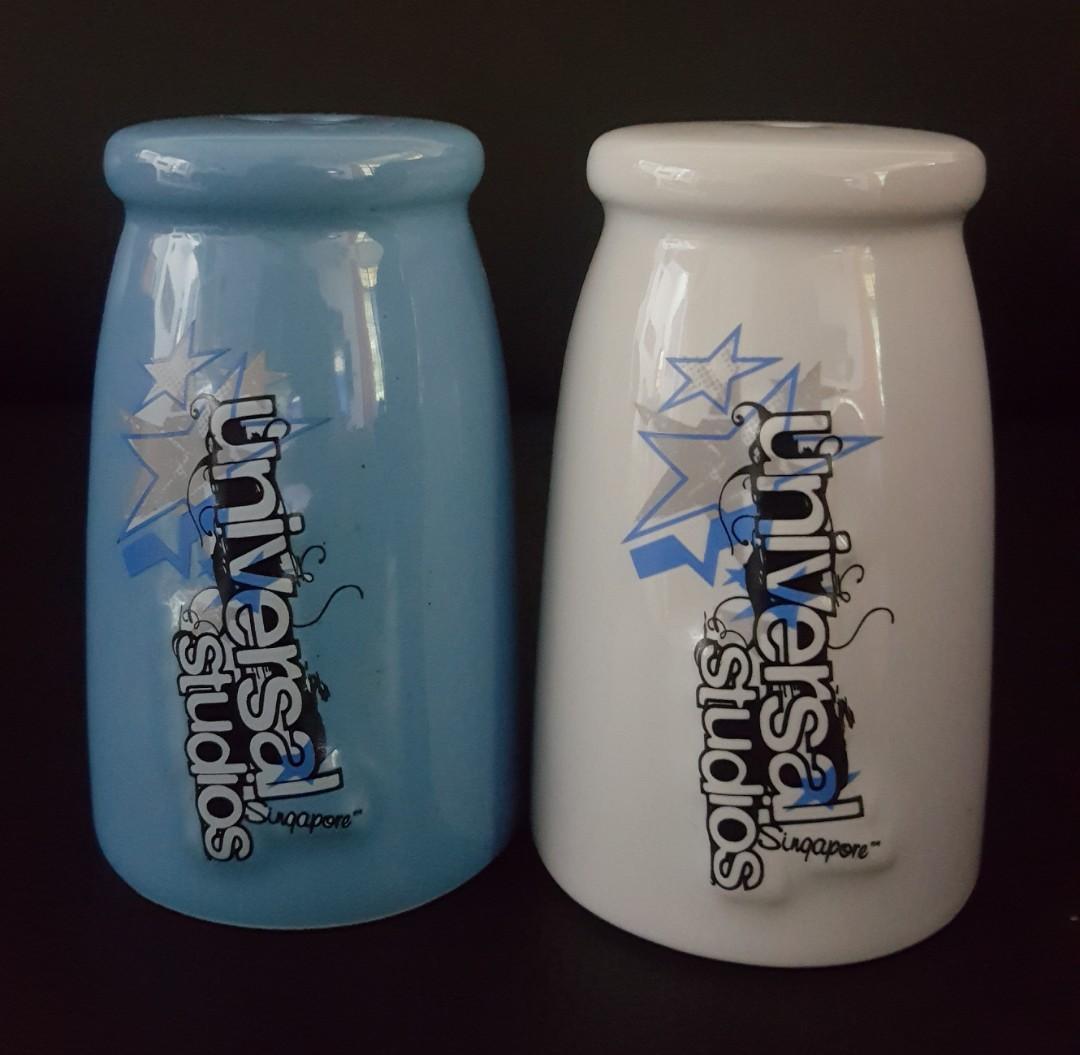 universal studios Singapore salt and pepper shaker, Furniture & Home ...