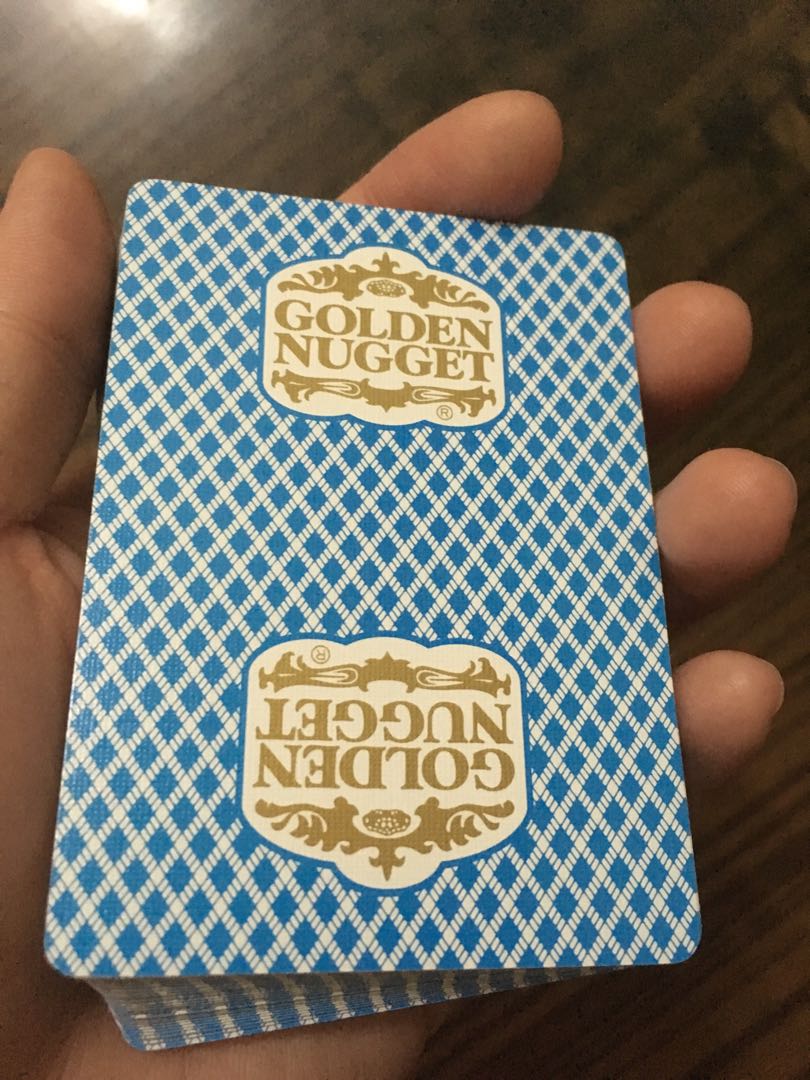 Golden nugget bee playing card, 興趣及遊戲, 收藏品及紀念品, 明星周邊 - Carousell