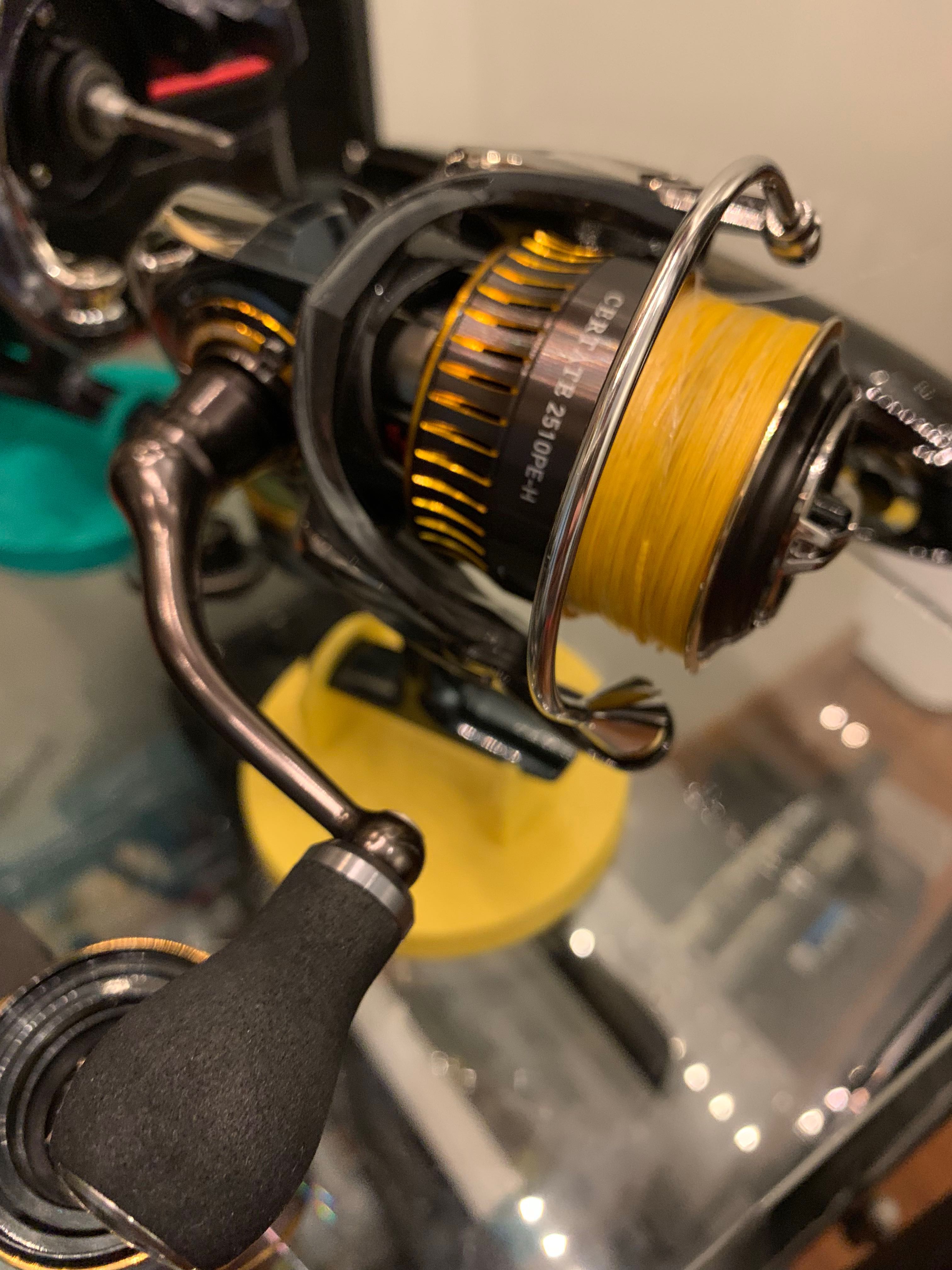 Daiwa Certate 2510PE-H with Daiwa RCS Eva Knob, Sports Equipment, Fishing on Carousell