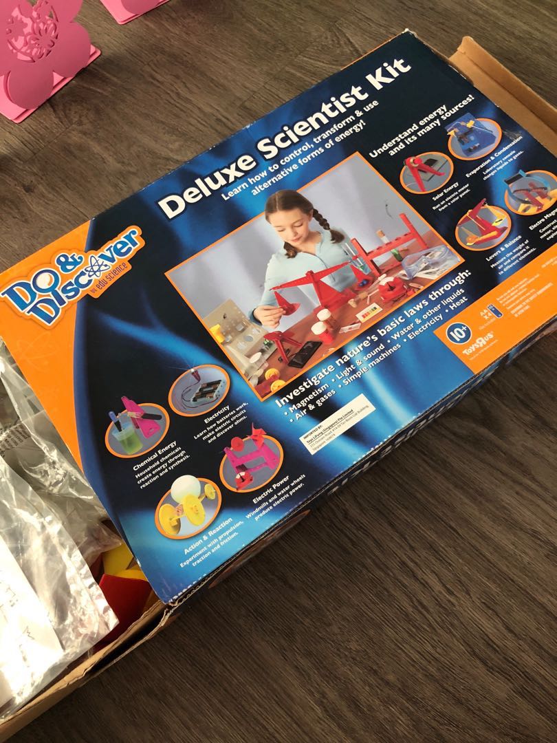 Deluxe Scientist Kit, Hobbies & Toys, Toys & Games on Carousell