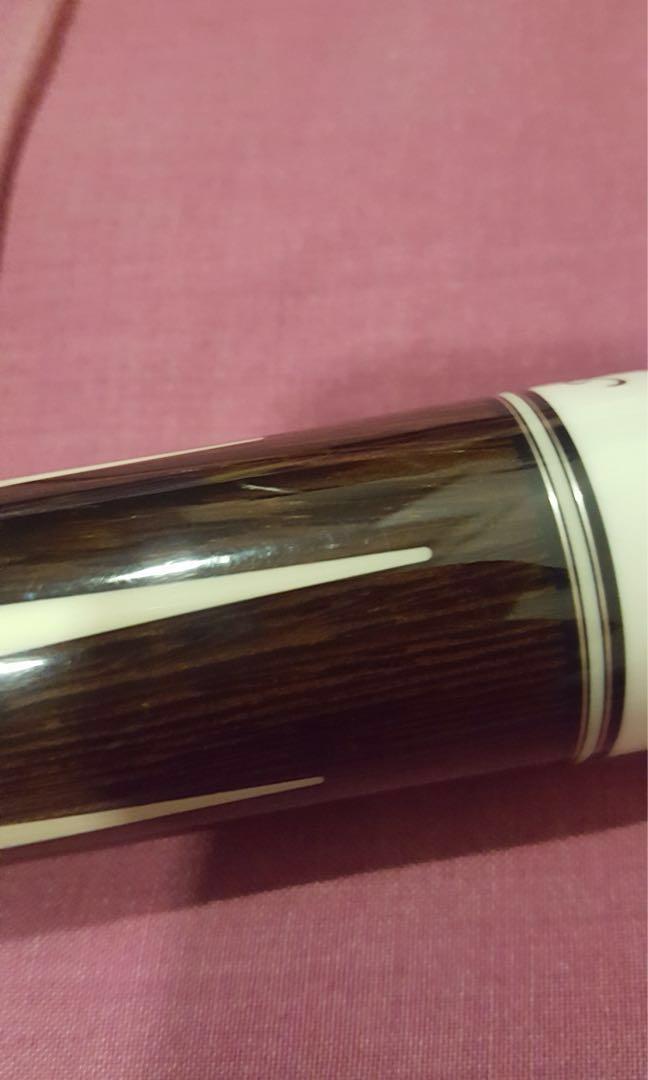 Mezz AXI Pool Cue, Everything Else on Carousell