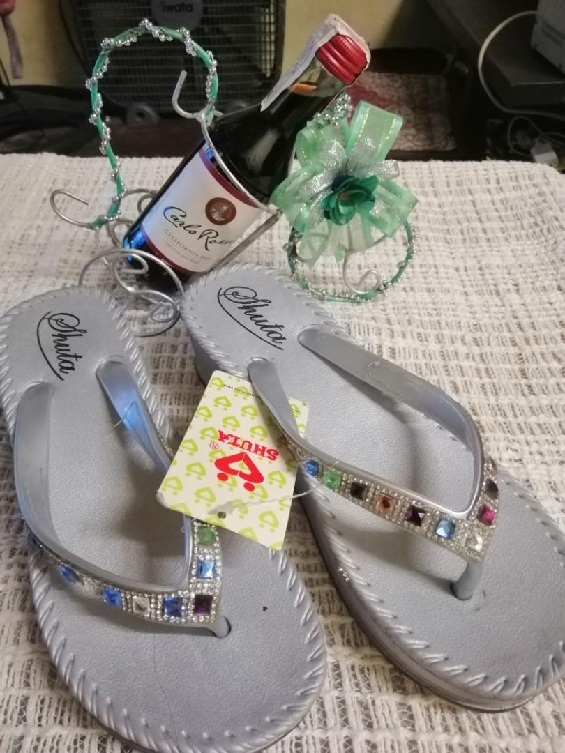 Shuta korean slippers, Women's Fashion, Footwear, Slippers and slides ...