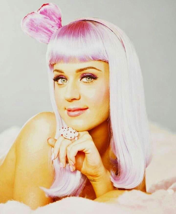 Katy Perry poster, Everything Else, Others on Carousell