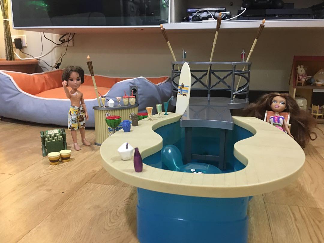 Pre-loved Bratz Pool Party Set, Hobbies & Toys, Toys & Games on Carousell