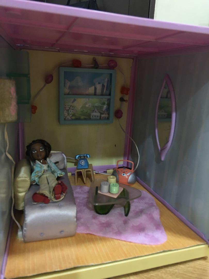 Pre-loved Lil Bratz Bedroom Set, Hobbies & Toys, Toys & Games on Carousell