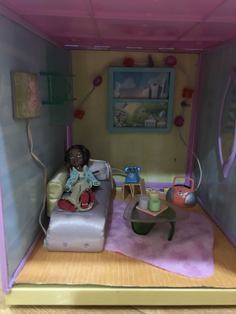 Pre-loved Lil Bratz Bedroom Set, Hobbies & Toys, Toys & Games on Carousell