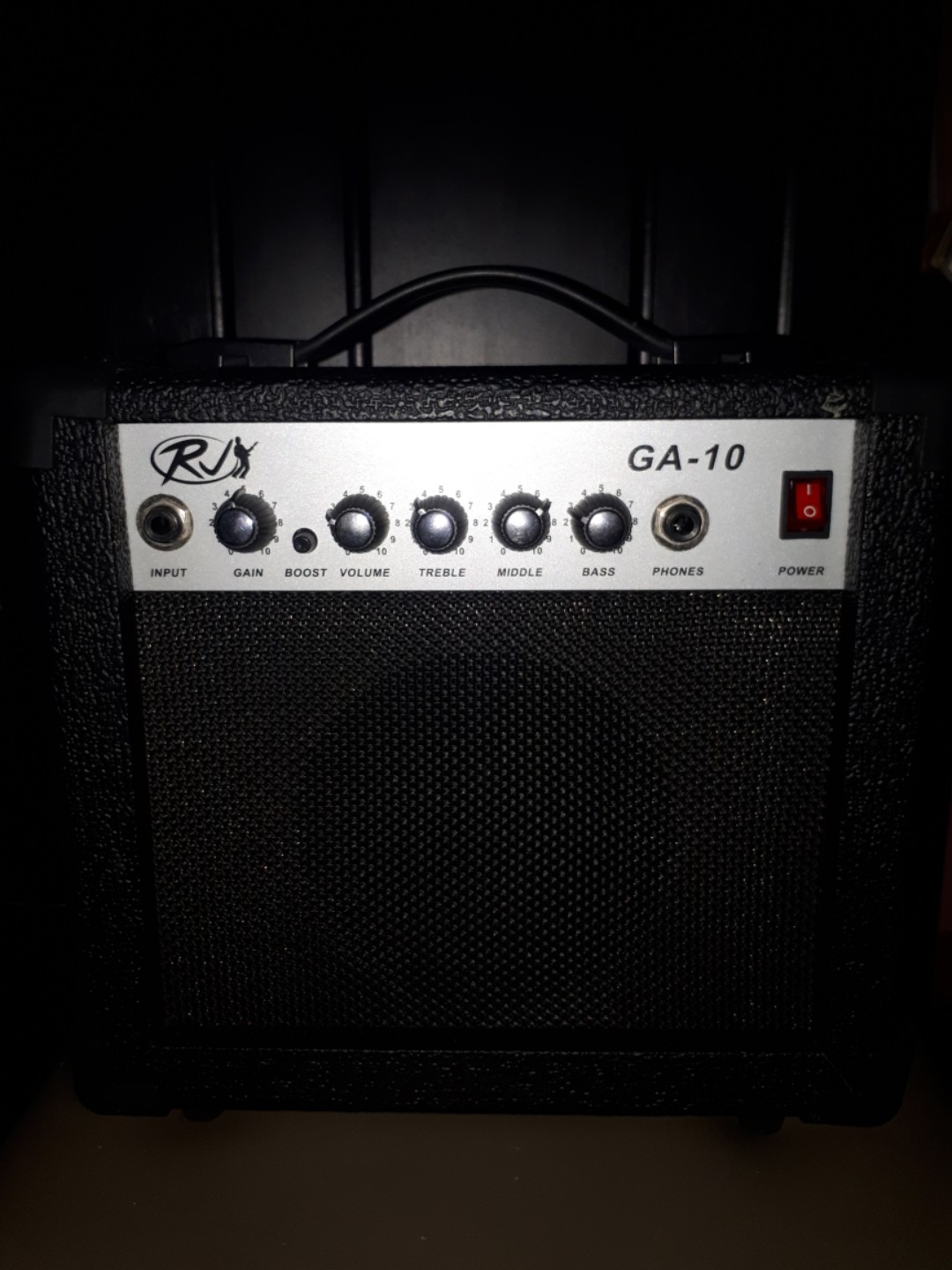 RJ GA- 10 Amplifier, Hobbies & Toys, Music & Media, CDs & DVDs on Carousell