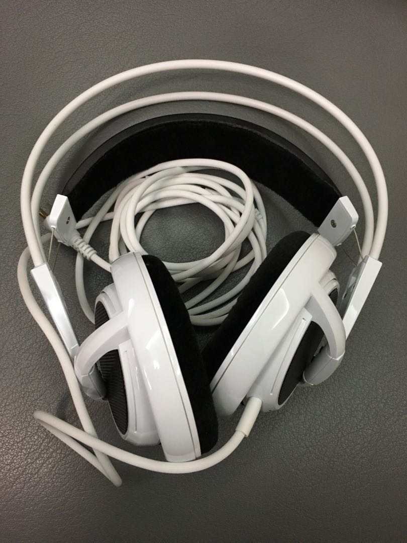Steelseries white headphone, Audio, Headphones & Headsets on Carousell