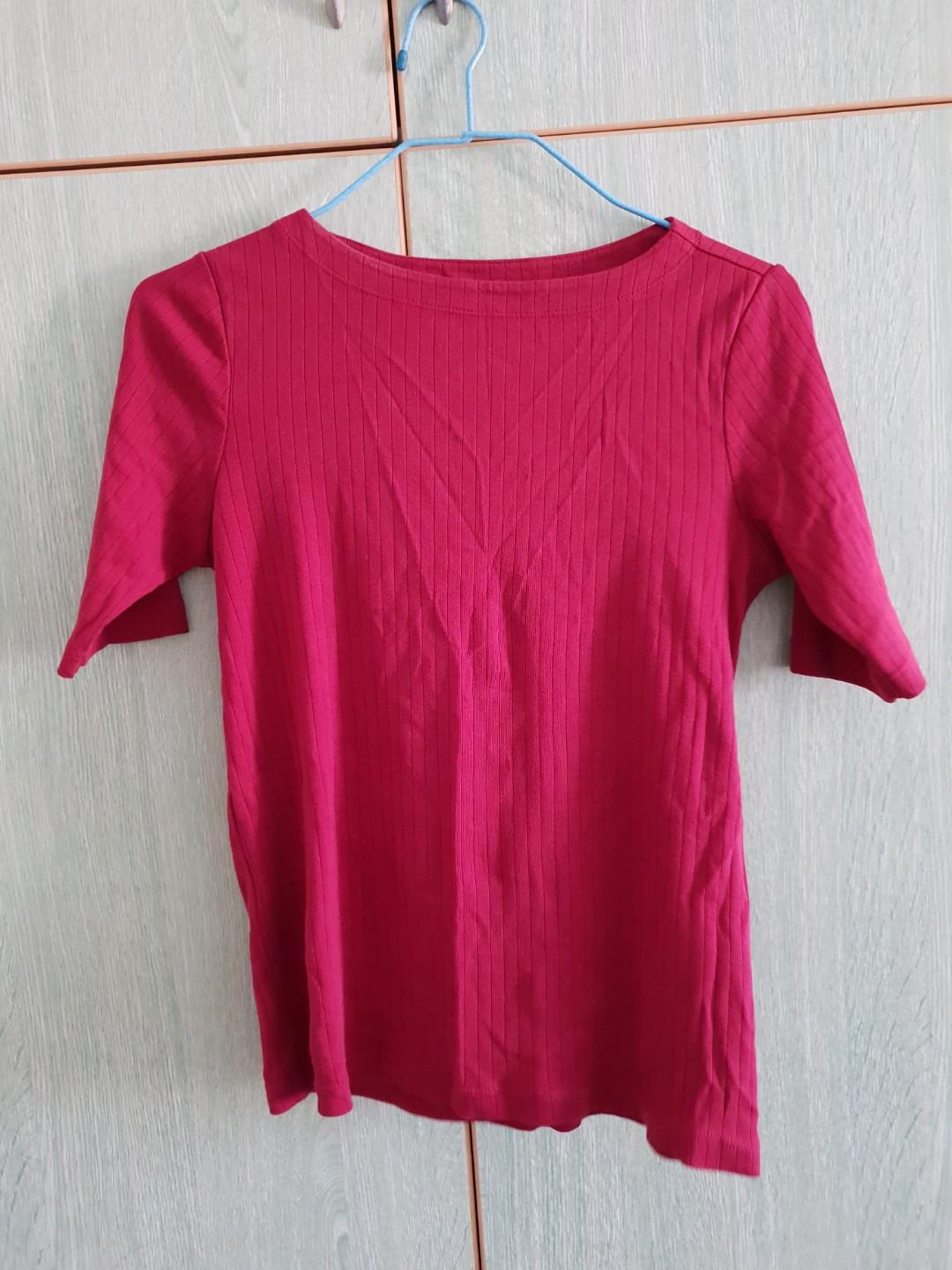 Uniqlo Red Top, Women's Fashion, Tops, Sleeveless on Carousell
