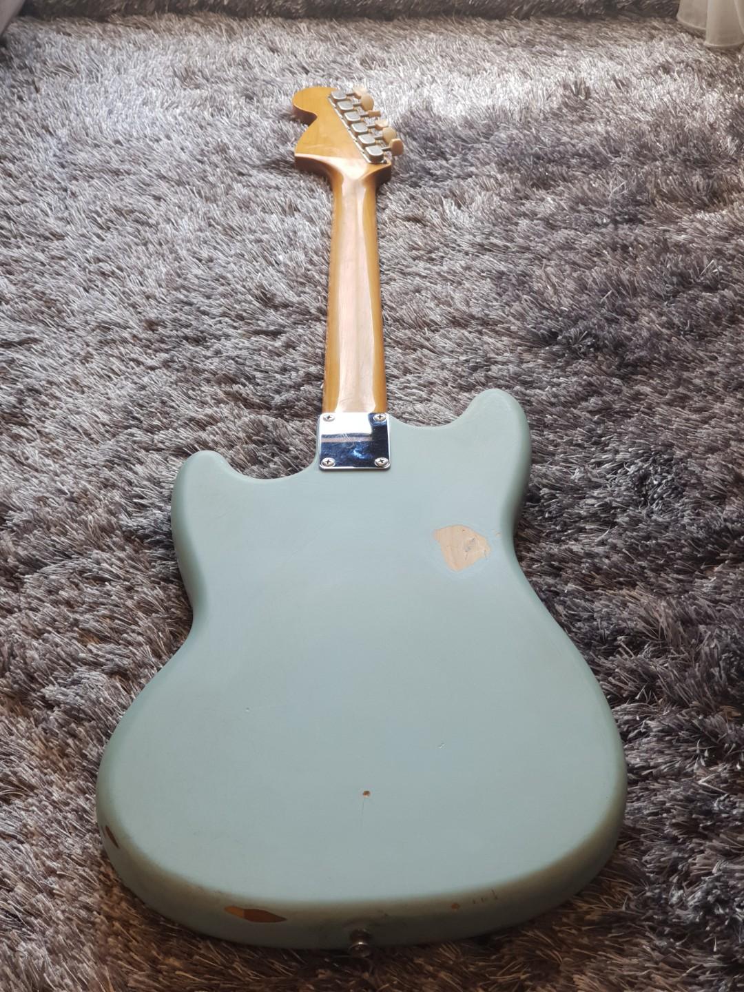 Fender Mustang Classic Series 65 Reissue, Hobbies & Toys, Music & Media ...