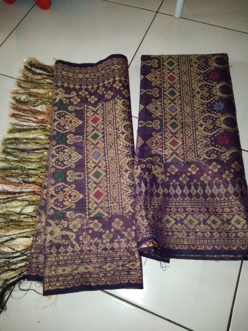 Kain songket + selendang Ungu motif batik samarinda, Fesyen Wanita ...