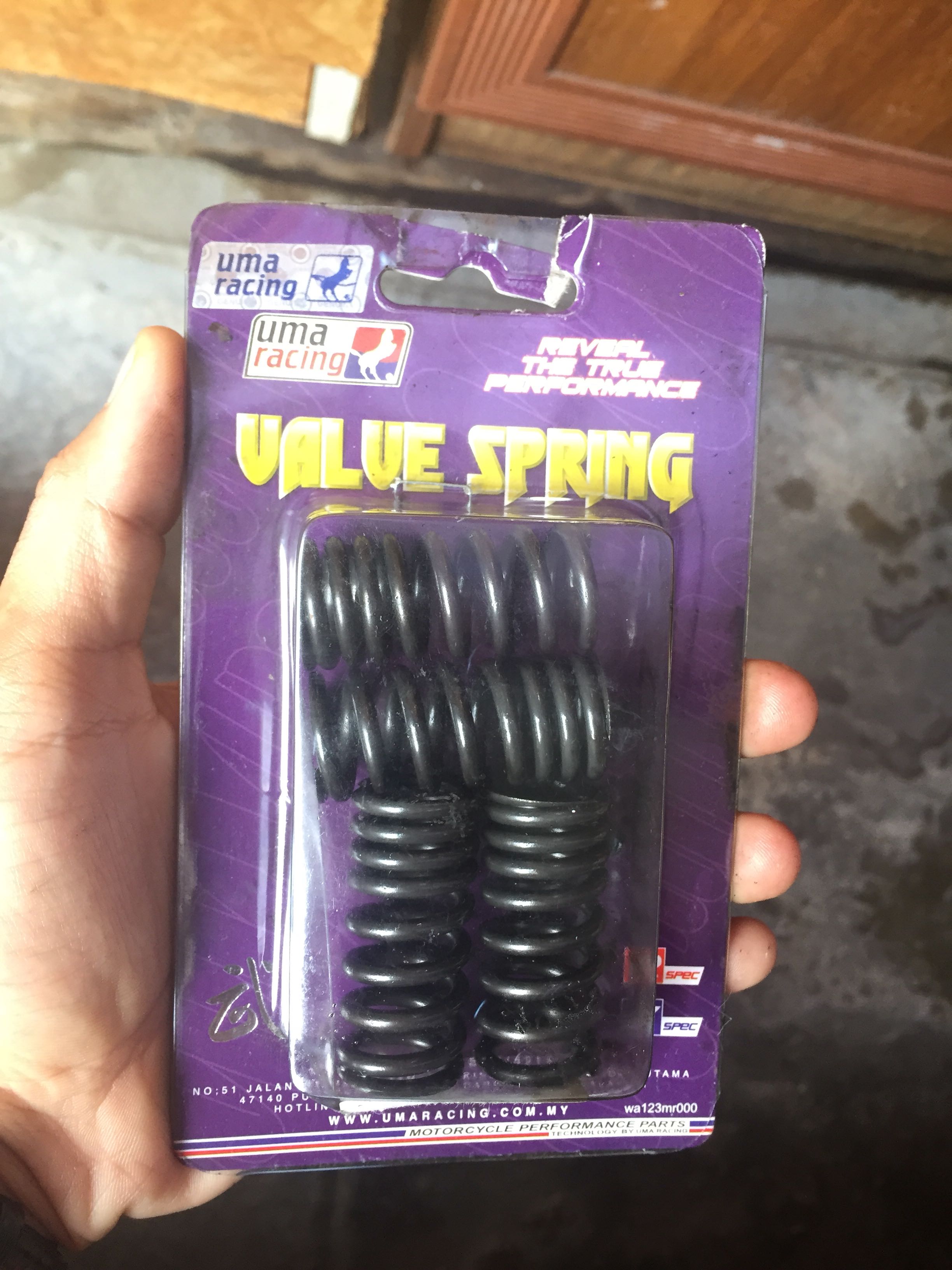 Uma racing spring valve keras, Auto Accessories on Carousell