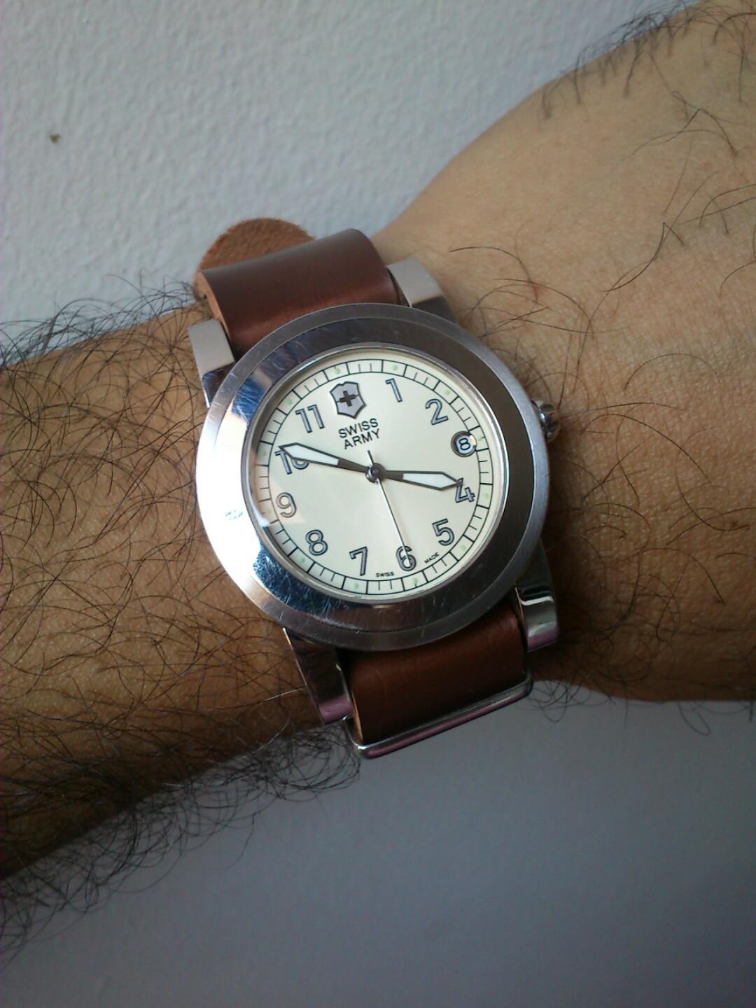 VICTORINOX swiss army -CAVALIER- officers watch, Men's Fashion, Watches ...